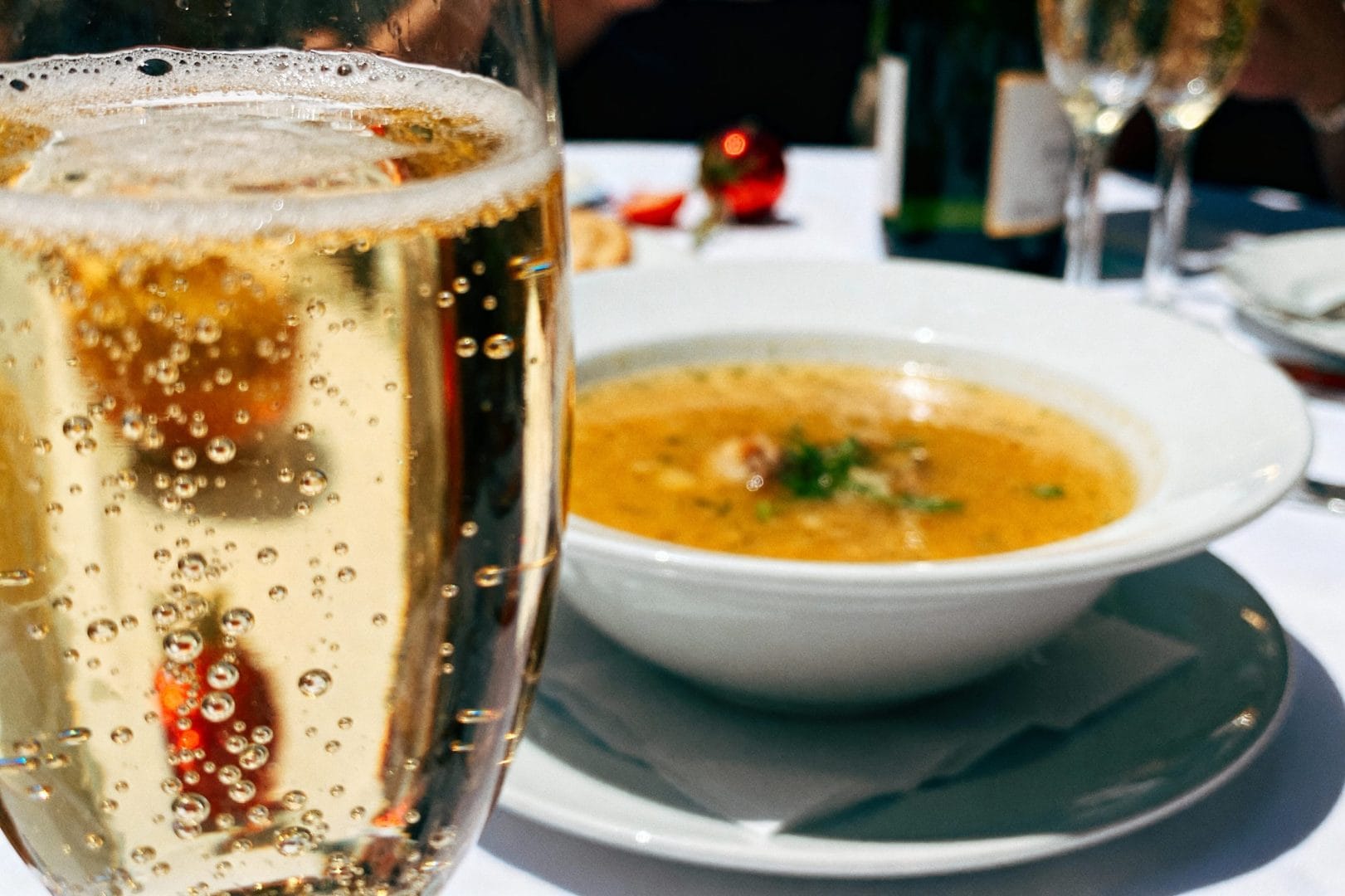Soupe de Champagne : La Recette Inratable à Tester ! 🍾